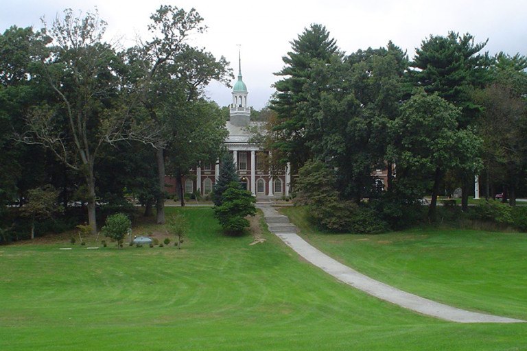 These Are The Wealthiest Zip Codes In Massachusetts By Income Level these-are-the-wealthiest-zip-codes-in-massachusetts-by-income-level